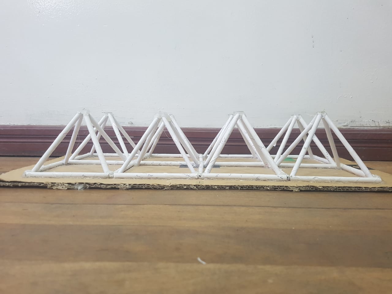 ESTRUCTURAS TRIANGULARES – Tecnonautas Bolivia